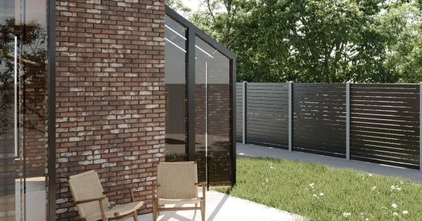 Aluminium screen panel with Existing Posts